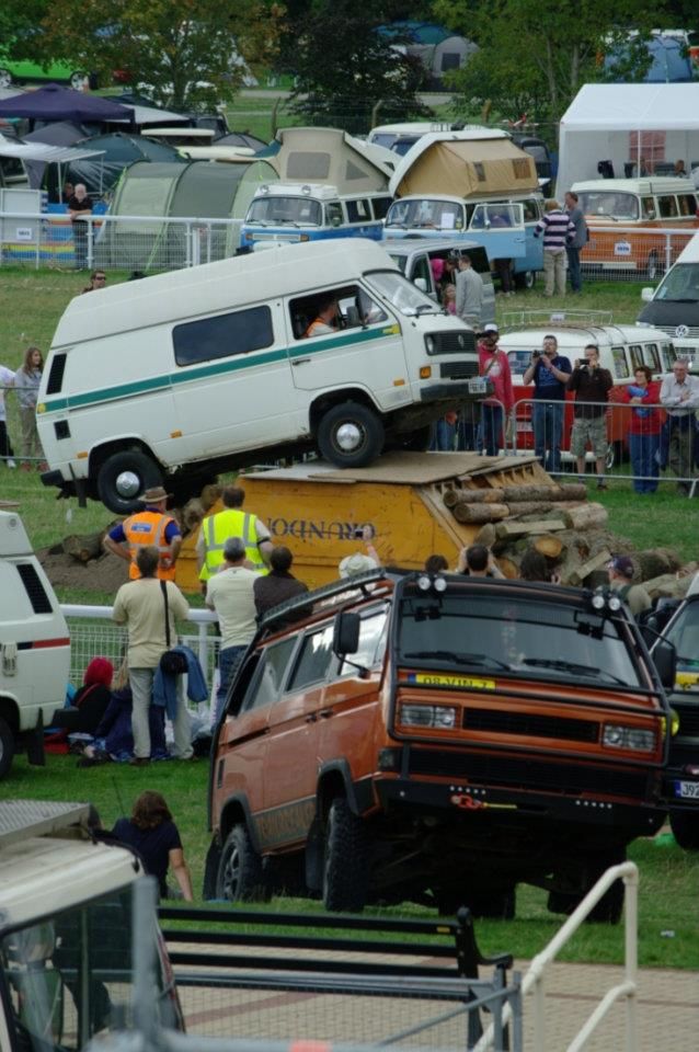 TheSamba.com :: Vanagon - View topic - The Busfest Syncro Fleet